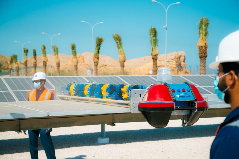 Oman's Solar Cell Cleaning Robot Boosts Sustainability - Omanspire.om