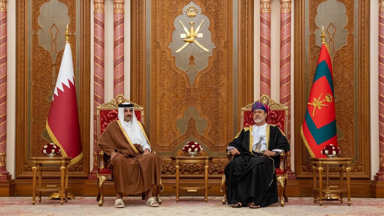 His Majesty the Sultan at the forefront of those welcoming the Emir of ...